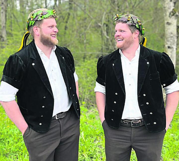 Zwei Kränze für die Gebrüder Aellen