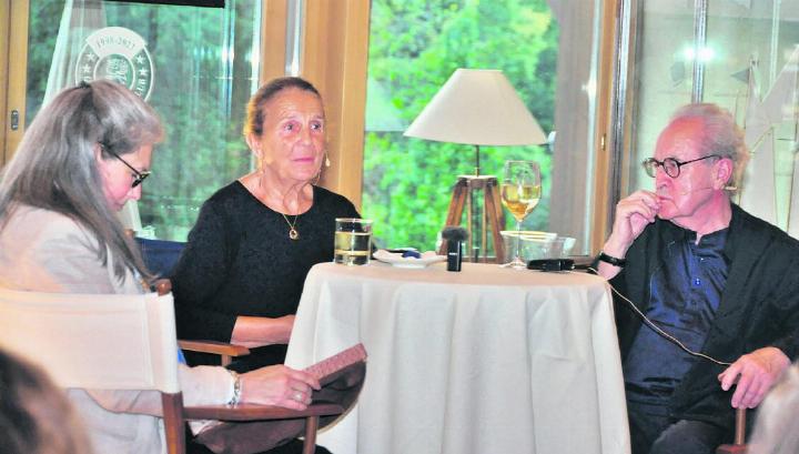 Idanna Pucci und John Banville im Gespräch im Gstaad Yacht Club